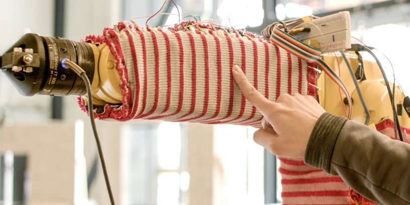 Robot Sweater Revolutionizes Human-Robot Interaction with Enhanced ...